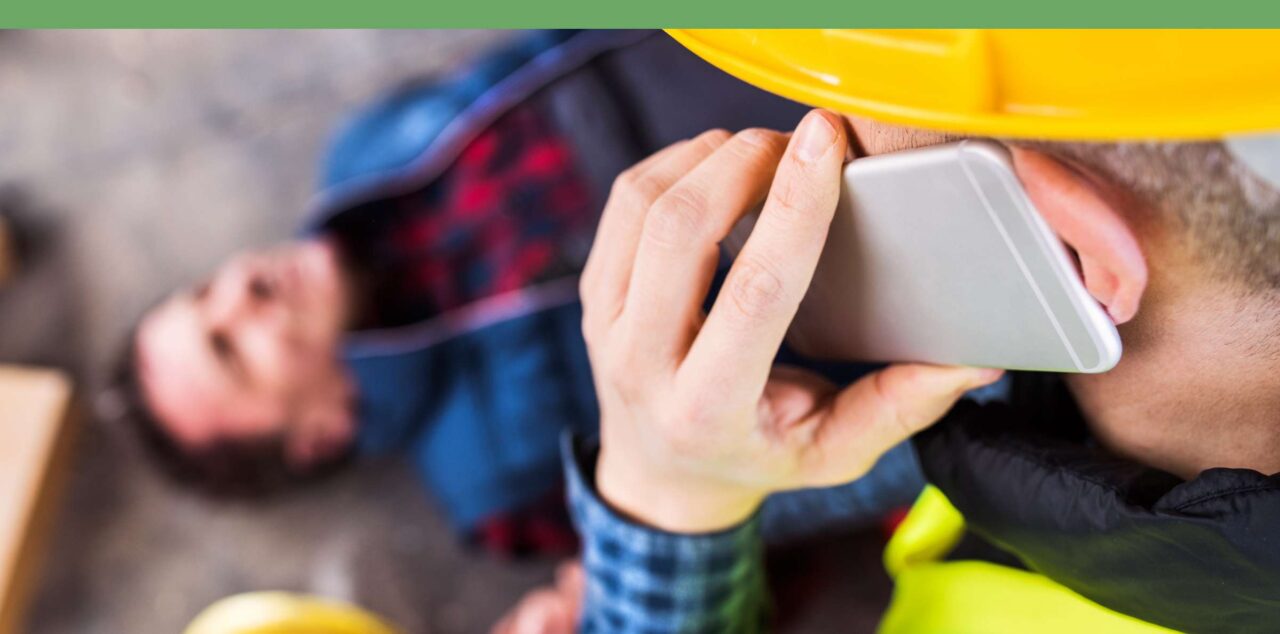 Das Verhalten in richtiger Reihenfolge bei einem Arbeitsunfall ...